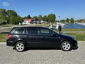 Black Opel Astra 2008 in Klaipeda, with an engine capacity of 1.70 L and mileage of 289 thousand km for 1450 €, photo 3 on AUTOMOTO.COM.LV