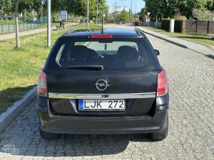 Black Opel Astra 2008 in Klaipeda, with an engine capacity of 1.70 L and mileage of 289 thousand km for 1450 €, photo 5 on AUTOMOTO.COM.LV