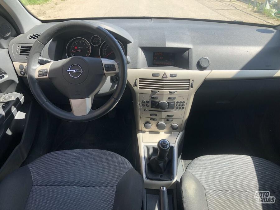 Melns Opel Astra 2008 Marijampole, ar dzinēja tilpumu 1.60 L un nobraukumu 220 tūkst. km par 1650 €, foto 13 vietnē AUTOMOTO.COM.LV