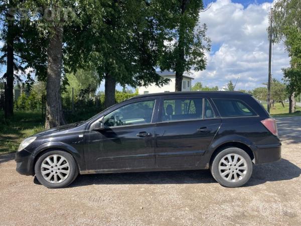 Melns Opel Astra 2008 Rīga, ar dzinēja tilpumu 1.90 L un nobraukumu 430 tūkst. km par 690 €, foto 2 vietnē AUTOMOTO.COM.LV
