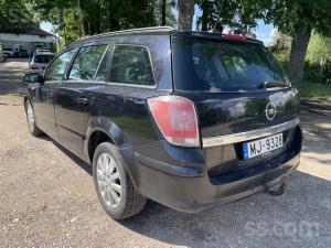 Melns Opel Astra 2008 Rīga, ar dzinēja tilpumu 1.90 L un nobraukumu 430 tūkst. km par 690 €, foto 4 vietnē AUTOMOTO.COM.LV