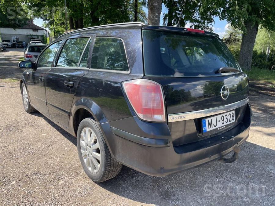 Melns Opel Astra 2008 Rīga, ar dzinēja tilpumu 1.90 L un nobraukumu 430 tūkst. km par 690 €, foto 4 vietnē AUTOMOTO.COM.LV