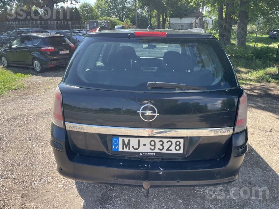 Melns Opel Astra 2008 Rīga, ar dzinēja tilpumu 1.90 L un nobraukumu 430 tūkst. km par 690 €, foto 5 vietnē AUTOMOTO.COM.LV