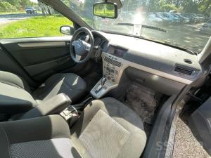 Melns Opel Astra 2008 Rīga, ar dzinēja tilpumu 1.90 L un nobraukumu 430 tūkst. km par 690 €, foto 15 vietnē AUTOMOTO.COM.LV