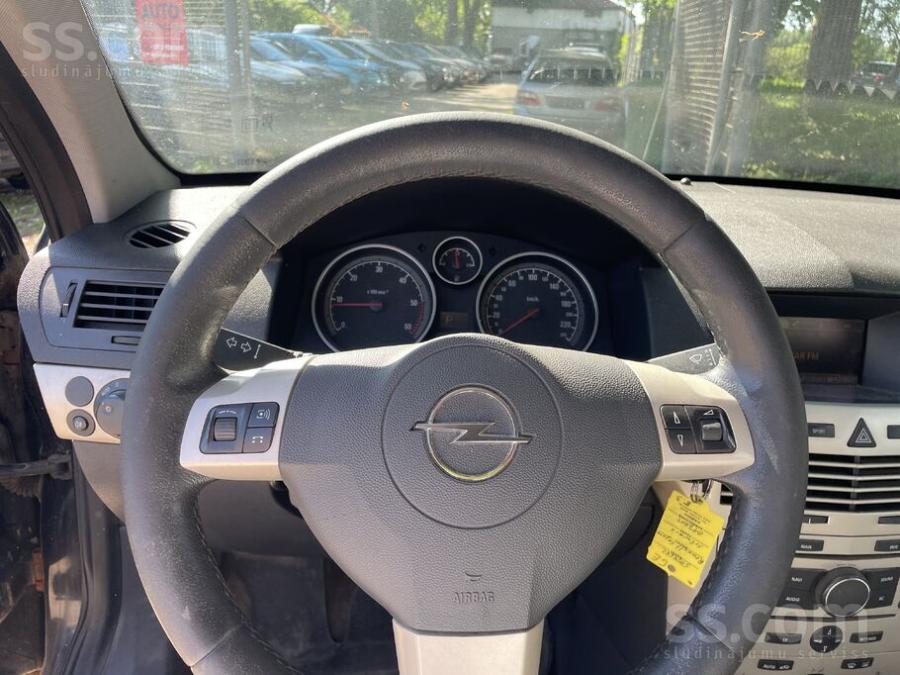 Melns Opel Astra 2008 Rīga, ar dzinēja tilpumu 1.90 L un nobraukumu 430 tūkst. km par 690 €, foto 16 vietnē AUTOMOTO.COM.LV