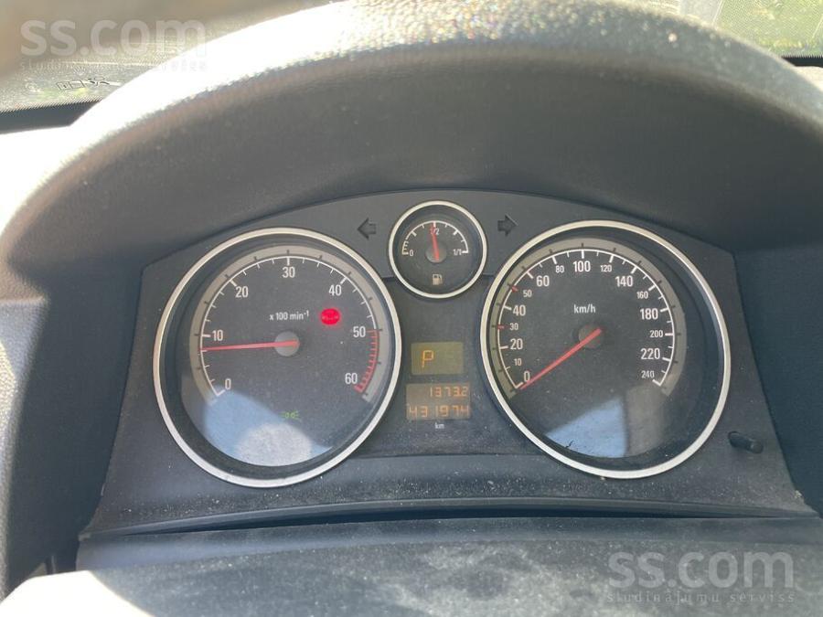 Melns Opel Astra 2008 Rīga, ar dzinēja tilpumu 1.90 L un nobraukumu 430 tūkst. km par 690 €, foto 17 vietnē AUTOMOTO.COM.LV