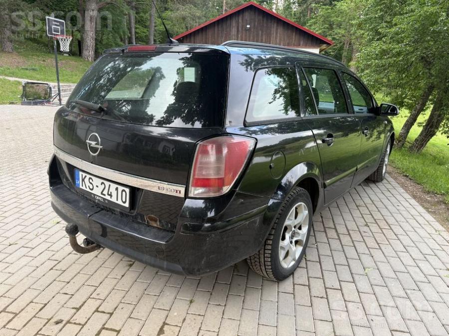 Melns Opel Astra 2008 Kuldīga, ar dzinēja tilpumu 2.00 L un nobraukumu 378 tūkst. km par 1700 €, foto 4 vietnē AUTOMOTO.COM.LV