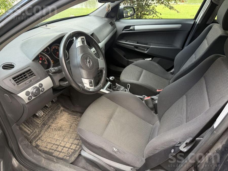 Melns Opel Astra 2008 Kuldīga, ar dzinēja tilpumu 2.00 L un nobraukumu 378 tūkst. km par 1700 €, foto 5 vietnē AUTOMOTO.COM.LV