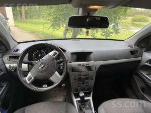 Melns Opel Astra 2008 Kuldīga, ar dzinēja tilpumu 2.00 L un nobraukumu 378 tūkst. km par 1700 €, foto 7 vietnē AUTOMOTO.COM.LV