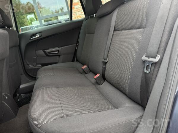 Melns Opel Astra 2008 Talsi, ar dzinēja tilpumu 1.70 L un nobraukumu 271 tūkst. km par 2970 €, foto 2 vietnē AUTOMOTO.COM.LV