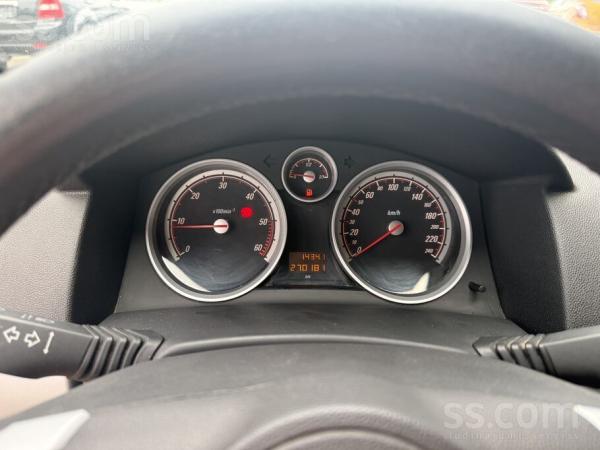 Melns Opel Astra 2008 Talsi, ar dzinēja tilpumu 1.70 L un nobraukumu 271 tūkst. km par 2970 €, foto 5 vietnē AUTOMOTO.COM.LV