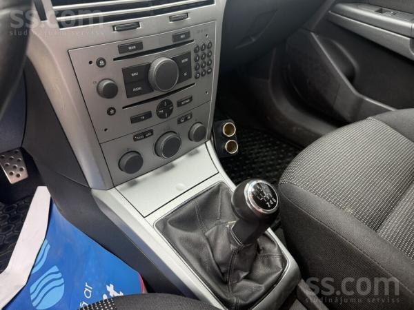 Melns Opel Astra 2008 Talsi, ar dzinēja tilpumu 1.70 L un nobraukumu 271 tūkst. km par 2970 €, foto 7 vietnē AUTOMOTO.COM.LV