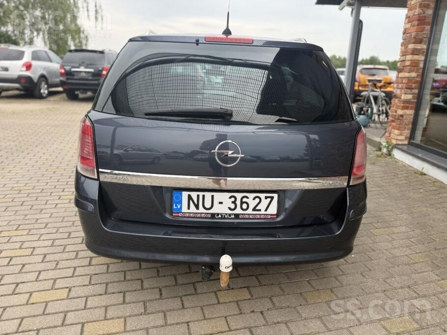Melns Opel Astra 2008 Talsi, ar dzinēja tilpumu 1.70 L un nobraukumu 271 tūkst. km par 2970 €, foto 12 vietnē AUTOMOTO.COM.LV