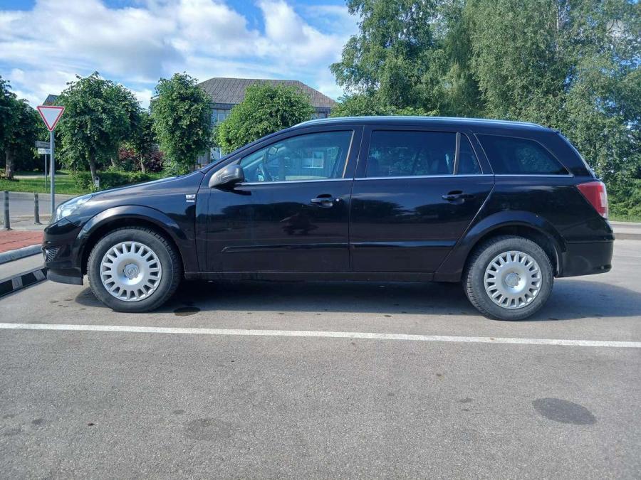 Melns Opel Astra 2008 Kelmė, ar dzinēja tilpumu 1.80 L un nobraukumu 247 tūkst. km par 2750 €, foto 6 vietnē AUTOMOTO.COM.LV