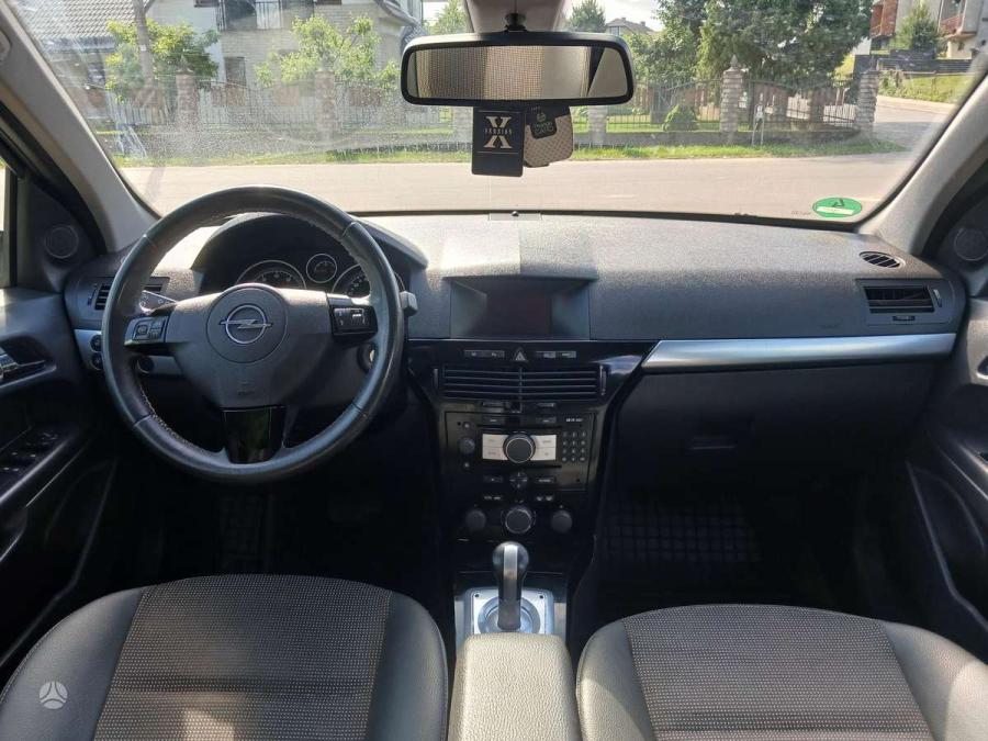 Melns Opel Astra 2008 Kelmė, ar dzinēja tilpumu 1.80 L un nobraukumu 247 tūkst. km par 2750 €, foto 9 vietnē AUTOMOTO.COM.LV