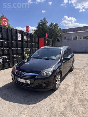 Melns Opel Astra 2008 Rīga, ar dzinēja tilpumu 1.90 L un nobraukumu 291 tūkst. km par 1450 €, foto  vietnē AUTOMOTO.COM.LV
