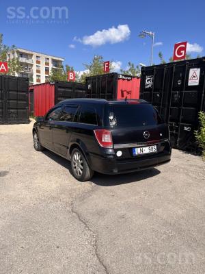 Melns Opel Astra 2008 Rīga, ar dzinēja tilpumu 1.90 L un nobraukumu 291 tūkst. km par 1450 €, foto 3 vietnē AUTOMOTO.COM.LV