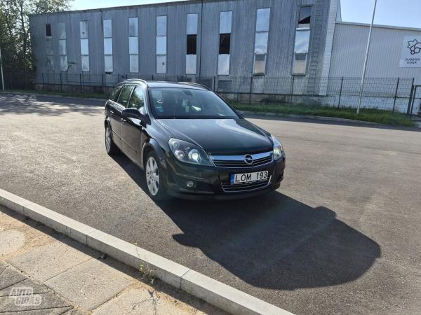 Melns Opel Astra 2008 Biržai, ar dzinēja tilpumu 1.90 L un nobraukumu 357 tūkst. km par 1399 €, foto 3 vietnē AUTOMOTO.COM.LV