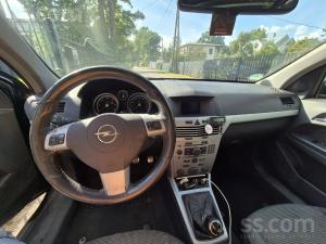 Melns Opel Astra 2008 Rīga, ar dzinēja tilpumu 1.90 L un nobraukumu 265 tūkst. km par 830 €, foto 4 vietnē AUTOMOTO.COM.LV