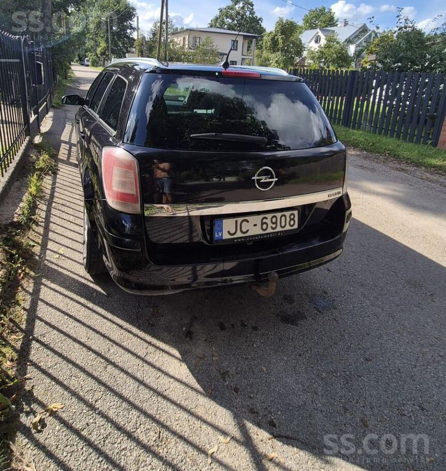 Melns Opel Astra 2008 Rīga, ar dzinēja tilpumu 1.90 L un nobraukumu 265 tūkst. km par 830 €, foto 5 vietnē AUTOMOTO.COM.LV