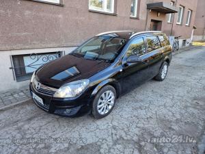Melns Opel Astra 2009 Tallina, ar dzinēja tilpumu 1.60 L un nobraukumu 242 tūkst. km par 1750 €, foto  vietnē AUTOMOTO.COM.LV