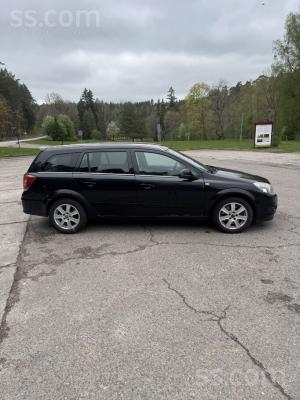 Melns Opel Astra 2009 Jelgava, ar dzinēja tilpumu 1.90 L un nobraukumu 430 tūkst. km par 1800 €, foto 8 vietnē AUTOMOTO.COM.LV
