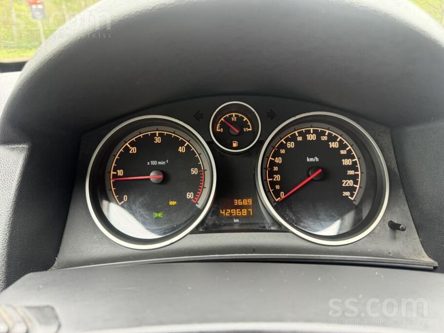 Melns Opel Astra 2009 Jelgava, ar dzinēja tilpumu 1.90 L un nobraukumu 430 tūkst. km par 1800 €, foto 14 vietnē AUTOMOTO.COM.LV