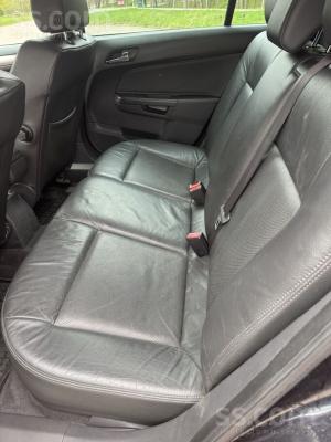 Melns Opel Astra 2009 Jelgava, ar dzinēja tilpumu 1.90 L un nobraukumu 430 tūkst. km par 1800 €, foto 19 vietnē AUTOMOTO.COM.LV