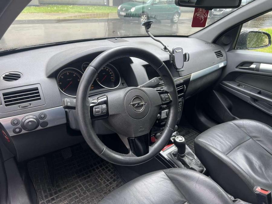 Melns Opel Astra 2009 Ignalina, ar dzinēja tilpumu 1.69 L un nobraukumu 266 tūkst. km par 1100 €, foto 6 vietnē AUTOMOTO.COM.LV