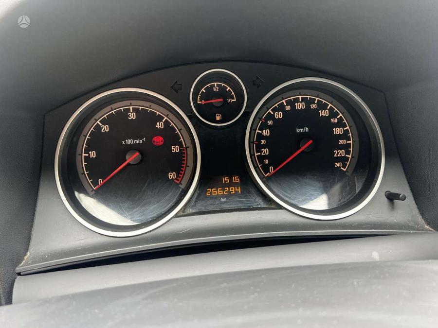 Melns Opel Astra 2009 Ignalina, ar dzinēja tilpumu 1.69 L un nobraukumu 266 tūkst. km par 1100 €, foto 9 vietnē AUTOMOTO.COM.LV