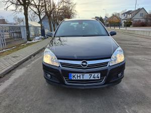 Melns Opel Astra 2010 Telšiai, ar dzinēja tilpumu 1.90 L un nobraukumu 183 tūkst. km par 1300 €, foto 3 vietnē AUTOMOTO.COM.LV