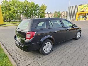 Черный Опель Астра 2010 в Вильнюс, объемом двигателя 1.90 л и пробегом 262 тыс. км за 1400 €, фото 5 на AUTOMOTO.COM.LV