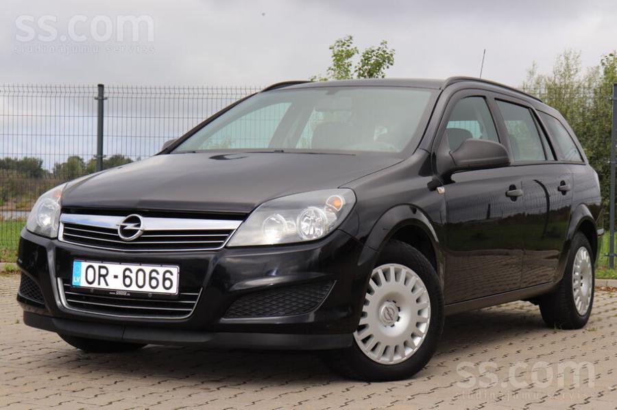 Black Opel Astra 2010 in Riga, with an engine capacity of 1.70 L and mileage of 271 thousand km for 3300 €, photo 6 on AUTOMOTO.COM.LV