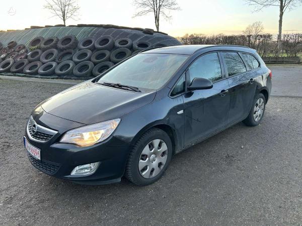Melns Opel Astra 2011 Kauņa, ar dzinēja tilpumu 1.96 L un nobraukumu 290 tūkst. km par 2650 €, foto 1 vietnē AUTOMOTO.COM.LV