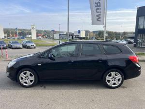 Black Opel Astra 2011 in Vilnius, with an engine capacity of 1.40 L and mileage of 237 thousand km for 3950 €, photo 8 on AUTOMOTO.COM.LV