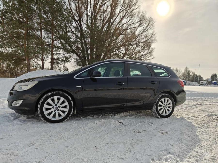 Melns Opel Astra 2011 Tauragė, ar dzinēja tilpumu 1.96 L un nobraukumu 236 tūkst. km par 2950 €, foto 2 vietnē AUTOMOTO.COM.LV