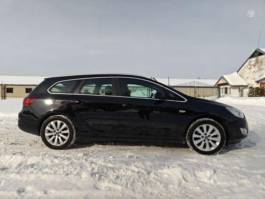 Melns Opel Astra 2011 Tauragė, ar dzinēja tilpumu 1.96 L un nobraukumu 236 tūkst. km par 2950 €, foto 6 vietnē AUTOMOTO.COM.LV