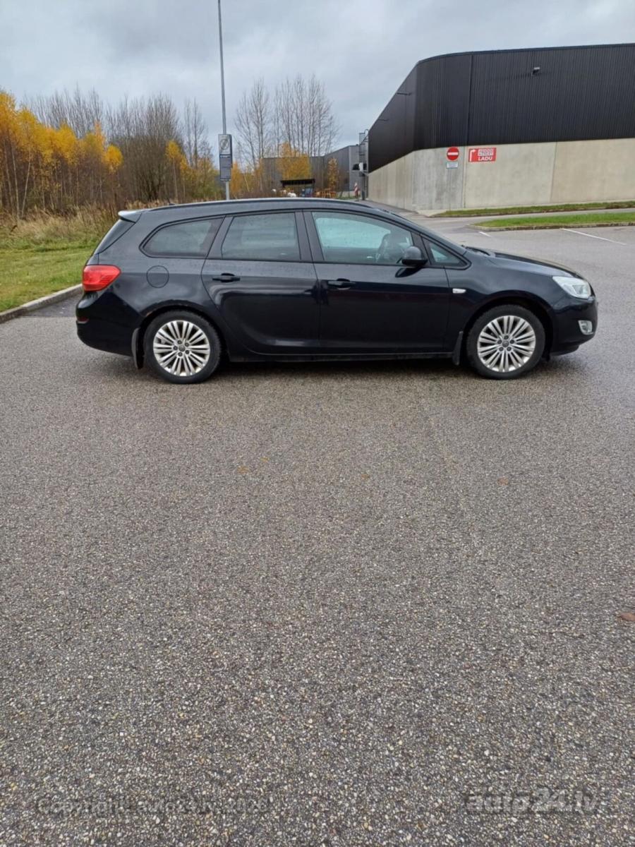 Melns Opel Astra 2011 Tartu, ar dzinēja tilpumu 1.40 L un nobraukumu 212 tūkst. km par 2599 €, foto 10 vietnē AUTOMOTO.COM.LV