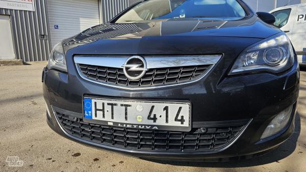 Melns Opel Astra 2011 Viļņa, ar dzinēja tilpumu 1.70 L un nobraukumu 303 tūkst. km par 1700 €, foto 7 vietnē AUTOMOTO.COM.LV