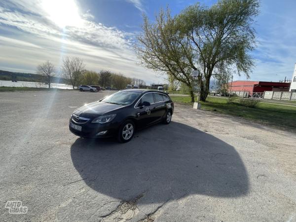Black Opel Astra 2011 in Kaunas, with an engine capacity of 1.40 L and mileage of 250 thousand km for 2500 €, photo 5 on AUTOMOTO.COM.LV