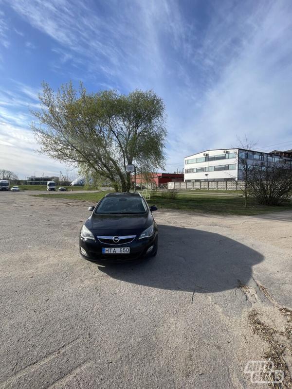 Black Opel Astra 2011 in Kaunas, with an engine capacity of 1.40 L and mileage of 250 thousand km for 2500 €, photo 6 on AUTOMOTO.COM.LV