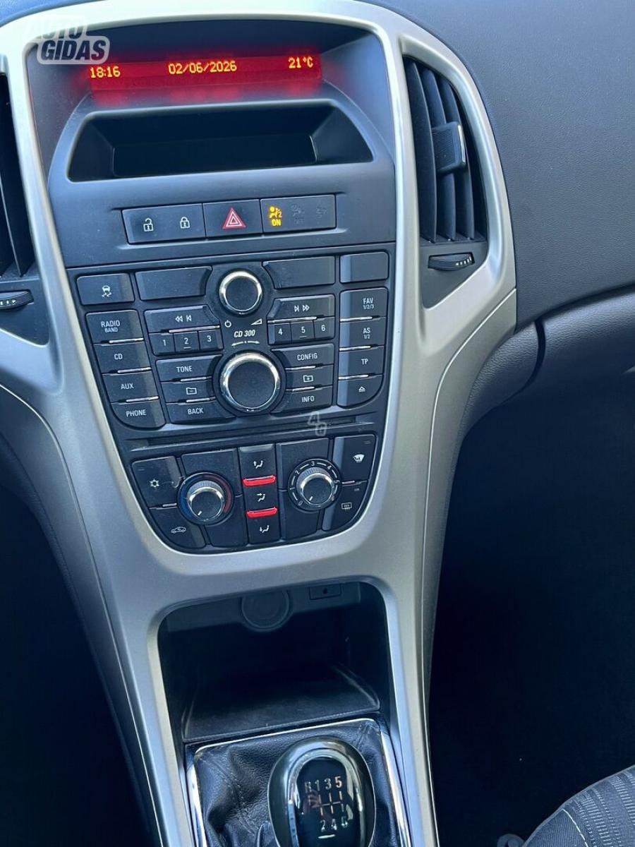 Black Opel Astra 2011 in Kaunas, with an engine capacity of 1.70 L and mileage of 214 thousand km for 3100 €, photo 11 on AUTOMOTO.COM.LV