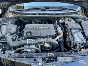 Black Opel Astra 2011 in Kaunas, with an engine capacity of 1.70 L and mileage of 214 thousand km for 3100 €, photo 18 on AUTOMOTO.COM.LV