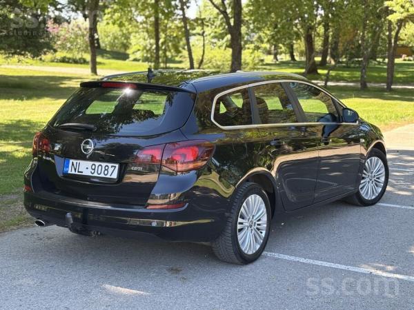Melns Opel Astra 2011 Jelgava, ar dzinēja tilpumu 2.00 L un nobraukumu 263 tūkst. km par 4650 €, foto 4 vietnē AUTOMOTO.COM.LV