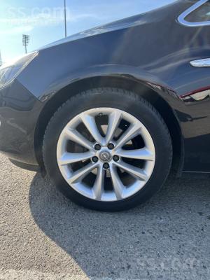 Melns Opel Astra 2011 Daugavpils, ar dzinēja tilpumu 2.00 L un nobraukumu 357 tūkst. km par 3900 €, foto 6 vietnē AUTOMOTO.COM.LV