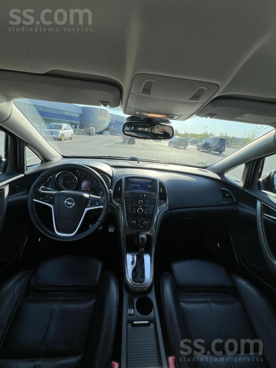 Melns Opel Astra 2011 Daugavpils, ar dzinēja tilpumu 2.00 L un nobraukumu 357 tūkst. km par 3900 €, foto 9 vietnē AUTOMOTO.COM.LV