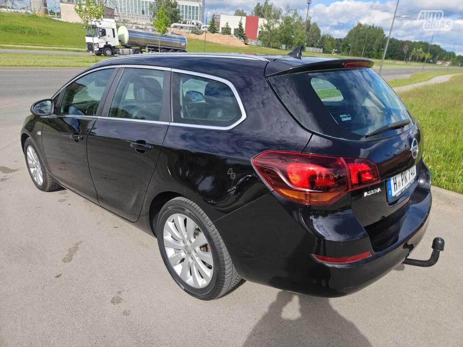 Melns Opel Astra 2011 Kauņa, ar dzinēja tilpumu 1.70 L un nobraukumu 218 tūkst. km par 3850 €, foto 4 vietnē AUTOMOTO.COM.LV