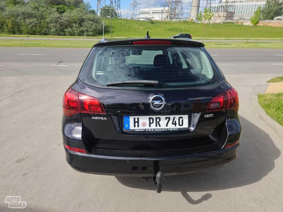 Melns Opel Astra 2011 Kauņa, ar dzinēja tilpumu 1.70 L un nobraukumu 218 tūkst. km par 3850 €, foto 9 vietnē AUTOMOTO.COM.LV