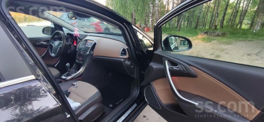 Melns Opel Astra 2011 Jēkabpils, ar dzinēja tilpumu 1.40 L un nobraukumu 352 tūkst. km par 1790 €, foto 8 vietnē AUTOMOTO.COM.LV