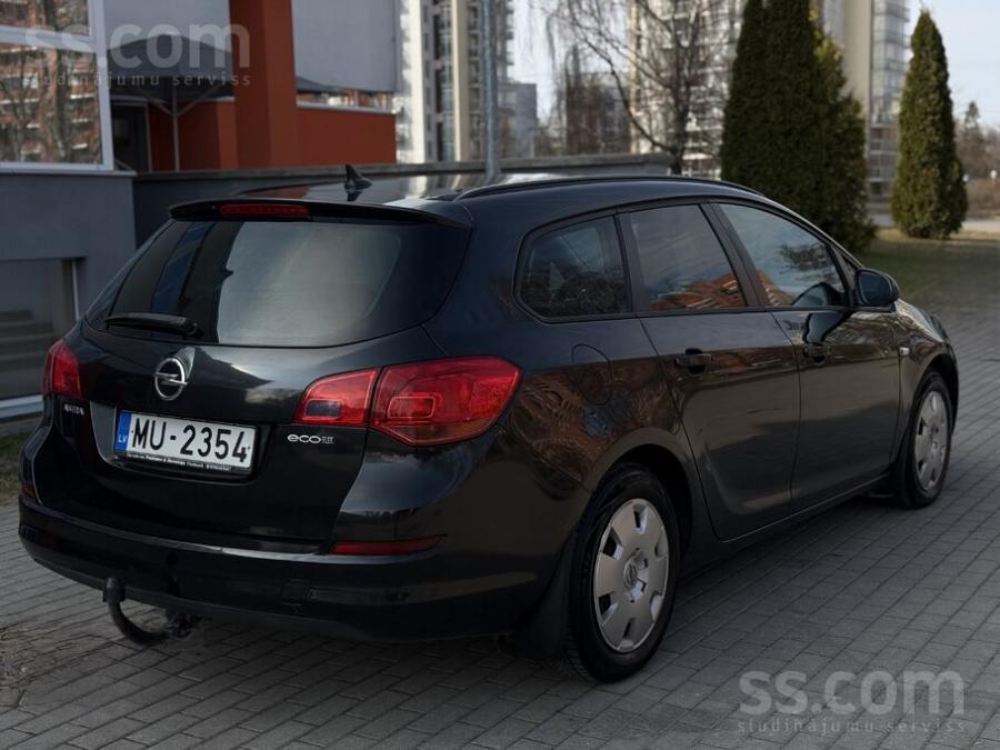 Black Opel Astra 2011 in Riga, with an engine capacity of 1.30 L and mileage of 0 thousand km for 2450 €, photo 4 on AUTOMOTO.COM.LV